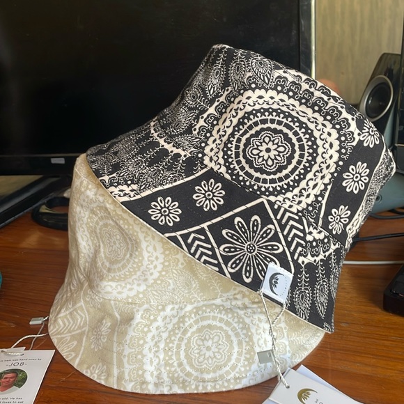 locus and luna | Accessories | Reversible Bucket Hat | Poshmark